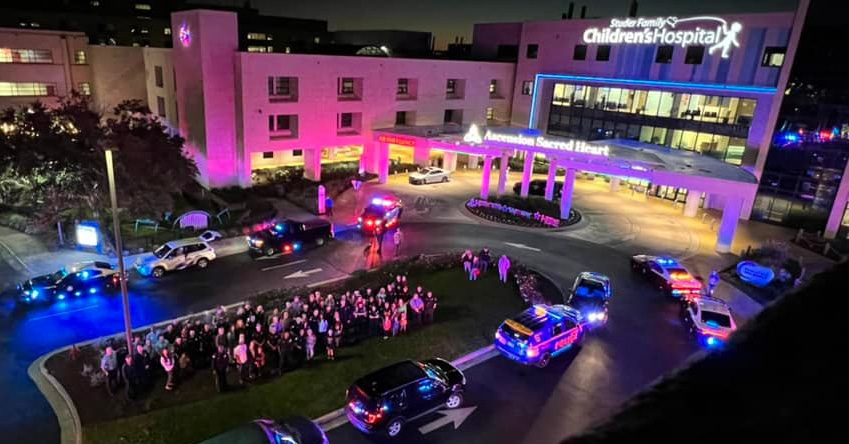 First Responders Put On Christmas Light Show For Children’s Hospital ...