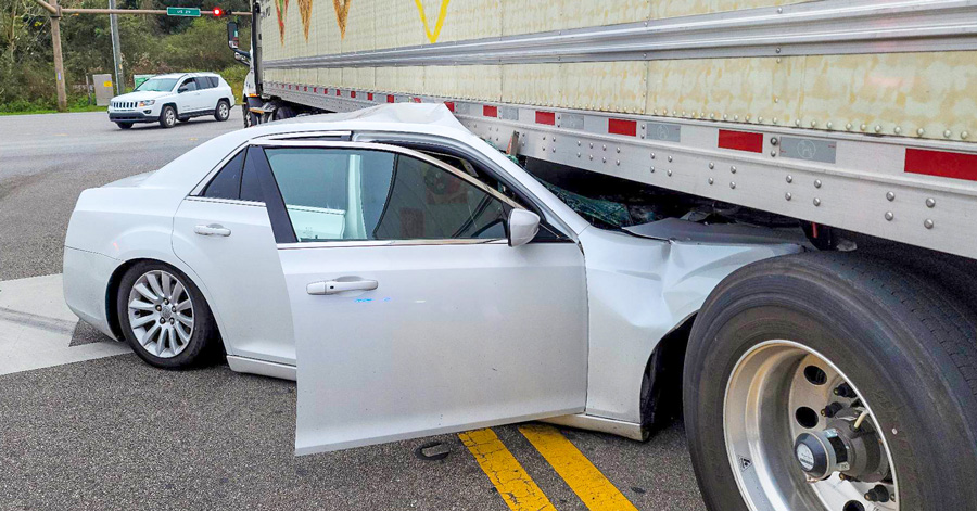 Car Runs Under Semi Trailer : NorthEscambia.com