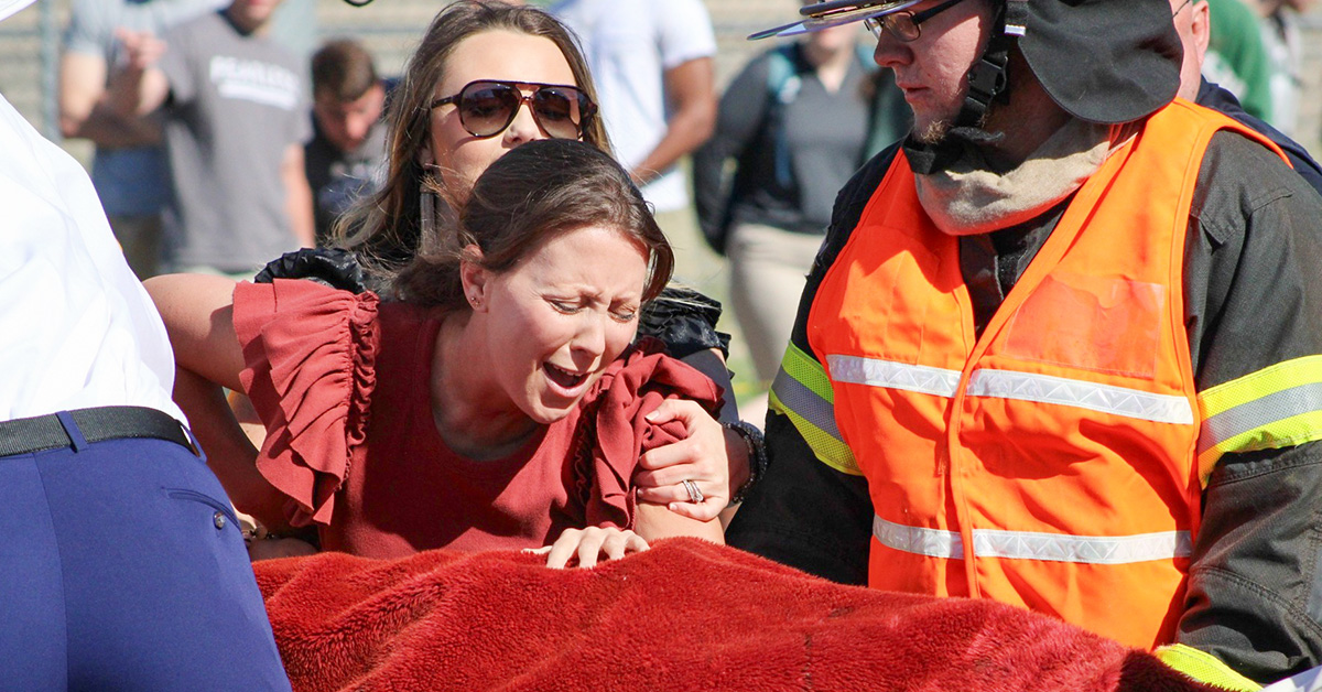 Prom Promise Demonstration Shows High Schoolers The Reality Of Drunk ...