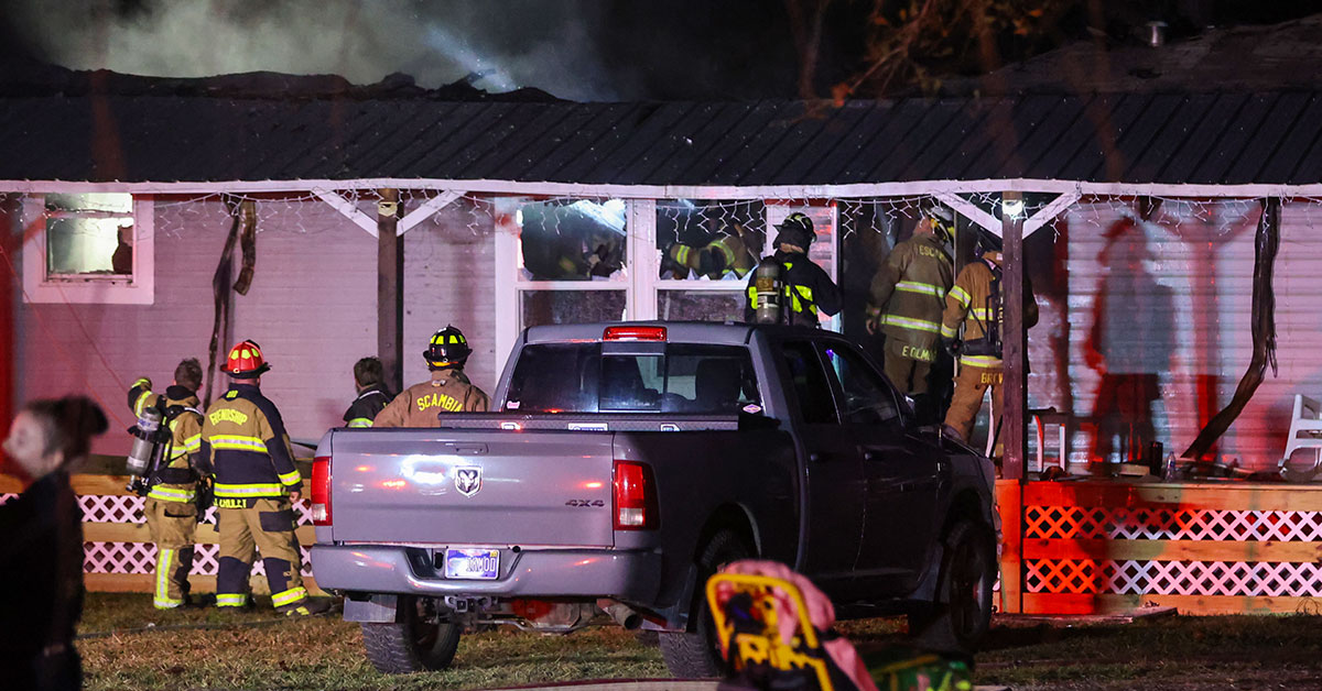 Fire Destroys Mobile Home Near Century Sunday Night : NorthEscambia.com
